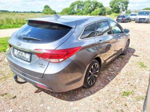 Hyundai i40 2015 Panevēža, ar dzinēja tilpumu 1.69 L un nobraukumu 262 tūkst. km par 3000 €, foto 8 vietnē AUTOMOTO.COM.LV