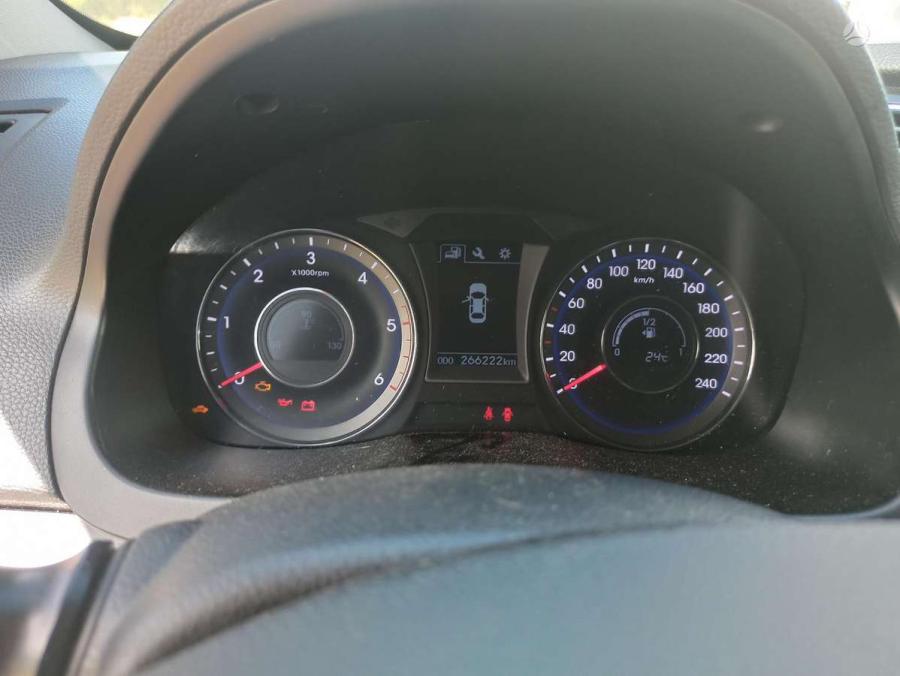 Hyundai i40 2015 Panevēža, ar dzinēja tilpumu 1.69 L un nobraukumu 262 tūkst. km par 3000 €, foto 17 vietnē AUTOMOTO.COM.LV