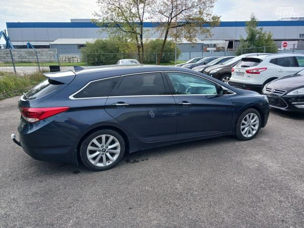 Hyundai i40 2016 Panevēža vietnē Hyundai i40 2016 Panevēža, ar dzinēja tilpumu 1.70 L un nobraukumu 260 tūkst. km par 5500 €, foto 10 vietnē AUTOMOTO.COM.LV