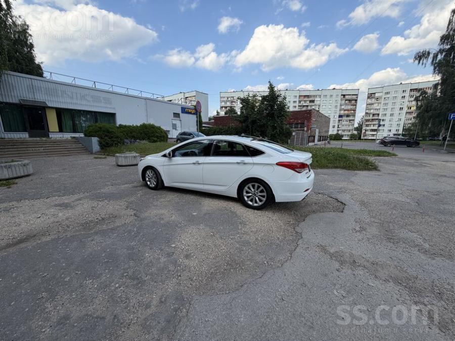 Белый Хендай и40 2012 в Рига, объемом двигателя 2.00 л и пробегом 205 тыс. км за 4950 €, фото 3 на AUTOMOTO.COM.LV