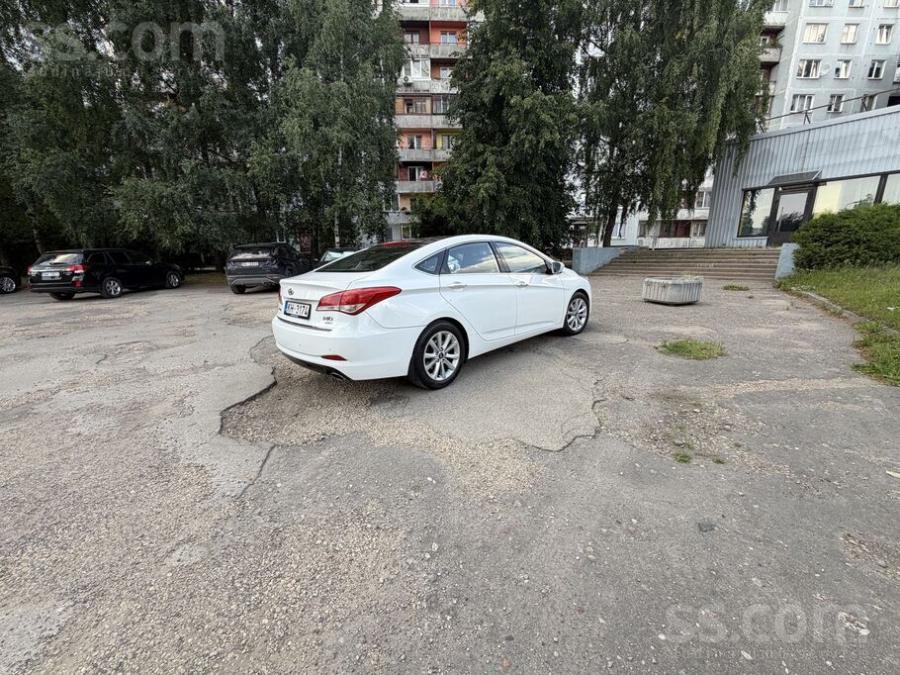 Белый Хендай и40 2012 в Рига, объемом двигателя 2.00 л и пробегом 205 тыс. км за 4950 €, фото 5 на AUTOMOTO.COM.LV
