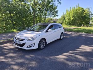 White Hyundai i40 2014 in Riga, with an engine capacity of 1.70 L and mileage of 309 thousand km for 4650 €, photo  on AUTOMOTO.COM.LV