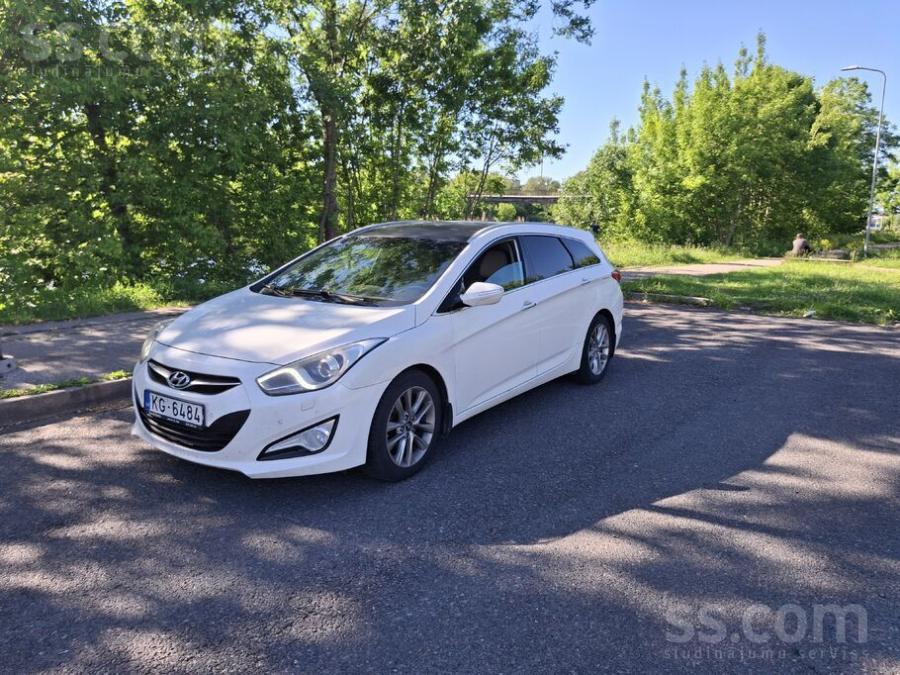 Белый Хендай и40 2014 в Рига, объемом двигателя 1.70 л и пробегом 309 тыс. км за 4650 €, фото 1 на AUTOMOTO.COM.LV