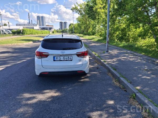 Balts Hyundai i40 2014 Rīga, ar dzinēja tilpumu 1.70 L un nobraukumu 309 tūkst. km par 4650 €, foto 4 vietnē AUTOMOTO.COM.LV
