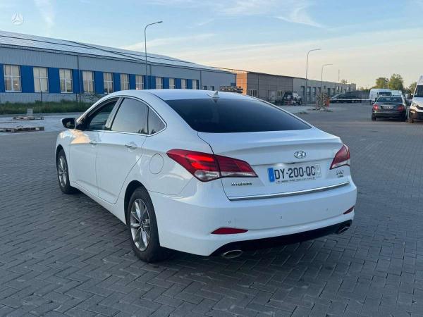 Balts Hyundai i40 2015 Tauragė, ar dzinēja tilpumu 1.70 L un nobraukumu 268 tūkst. km par 5800 €, foto 5 vietnē AUTOMOTO.COM.LV