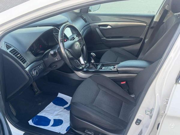 Balts Hyundai i40 2015 Tauragė, ar dzinēja tilpumu 1.70 L un nobraukumu 268 tūkst. km par 5800 €, foto 7 vietnē AUTOMOTO.COM.LV