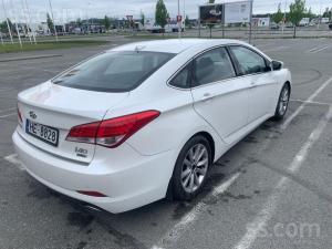 Balts Hyundai i40 2012 Rīga, ar dzinēja tilpumu 1.70 L un nobraukumu 188 tūkst. km par 5700 €, foto 4 vietnē AUTOMOTO.COM.LV