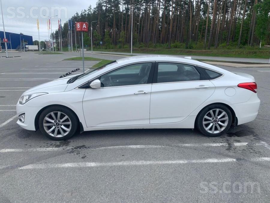 Balts Hyundai i40 2012 Rīga, ar dzinēja tilpumu 1.70 L un nobraukumu 188 tūkst. km par 5700 €, foto 6 vietnē AUTOMOTO.COM.LV