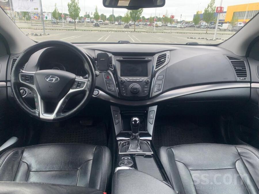 Balts Hyundai i40 2012 Rīga, ar dzinēja tilpumu 1.70 L un nobraukumu 188 tūkst. km par 5700 €, foto 9 vietnē AUTOMOTO.COM.LV