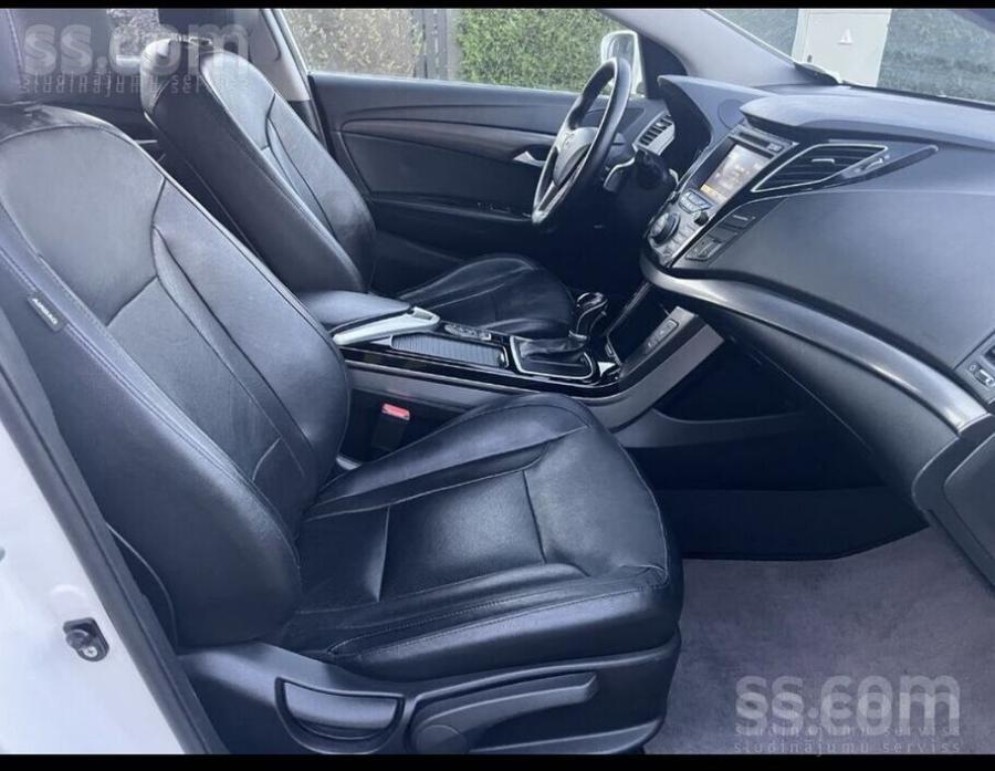 Balts Hyundai i40 2012 Rīga, ar dzinēja tilpumu 1.70 L un nobraukumu 188 tūkst. km par 5700 €, foto 11 vietnē AUTOMOTO.COM.LV