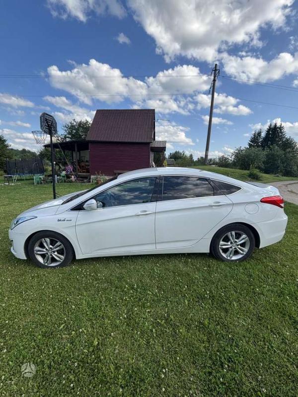 Balts Hyundai i40 2012 Kupiškis, ar dzinēja tilpumu 1.69 L un nobraukumu 283 tūkst. km par 4200 €, foto 1 vietnē AUTOMOTO.COM.LV