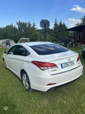 Balts Hyundai i40 2012 Kupiškis, ar dzinēja tilpumu 1.69 L un nobraukumu 283 tūkst. km par 4200 €, foto 4 vietnē AUTOMOTO.COM.LV