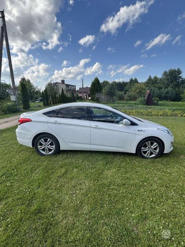 Balts Hyundai i40 2012 Kupiškis, ar dzinēja tilpumu 1.69 L un nobraukumu 283 tūkst. km par 4200 €, foto 6 vietnē AUTOMOTO.COM.LV