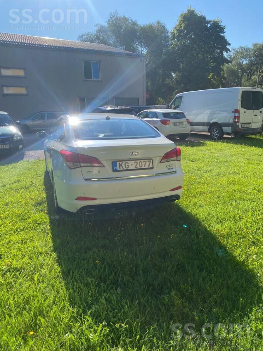 Balts Hyundai i40 2012 Rīga, ar dzinēja tilpumu 1.70 L un nobraukumu 423 tūkst. km par 2300 €, foto 6 vietnē AUTOMOTO.COM.LV