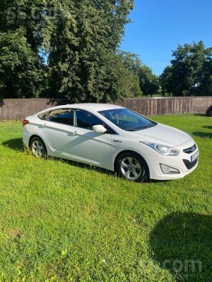 Balts Hyundai i40 2012 Rīga, ar dzinēja tilpumu 1.70 L un nobraukumu 423 tūkst. km par 2300 €, foto 8 vietnē AUTOMOTO.COM.LV