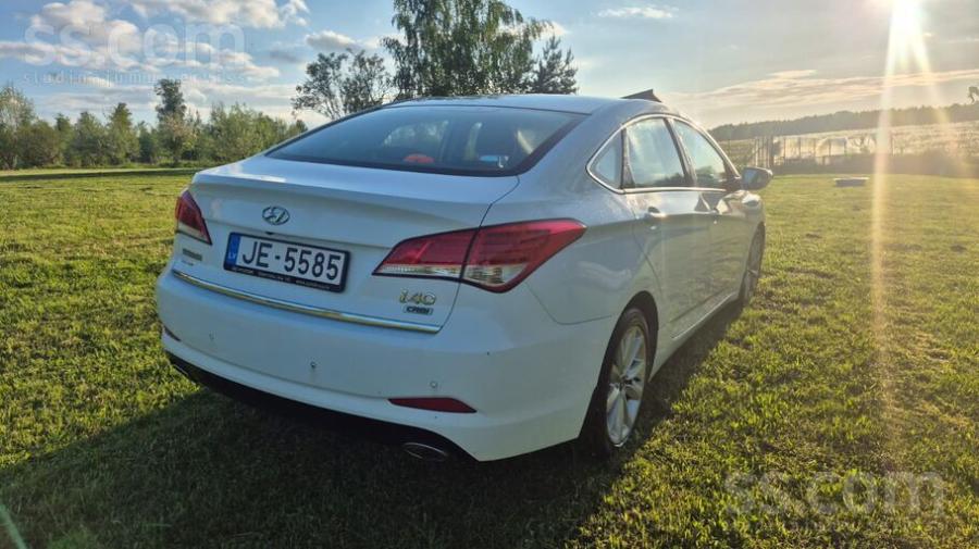 Balts Hyundai i40 2013 Ogre, ar dzinēja tilpumu 1.70 L un nobraukumu 189 tūkst. km par 4200 €, foto 5 vietnē AUTOMOTO.COM.LV