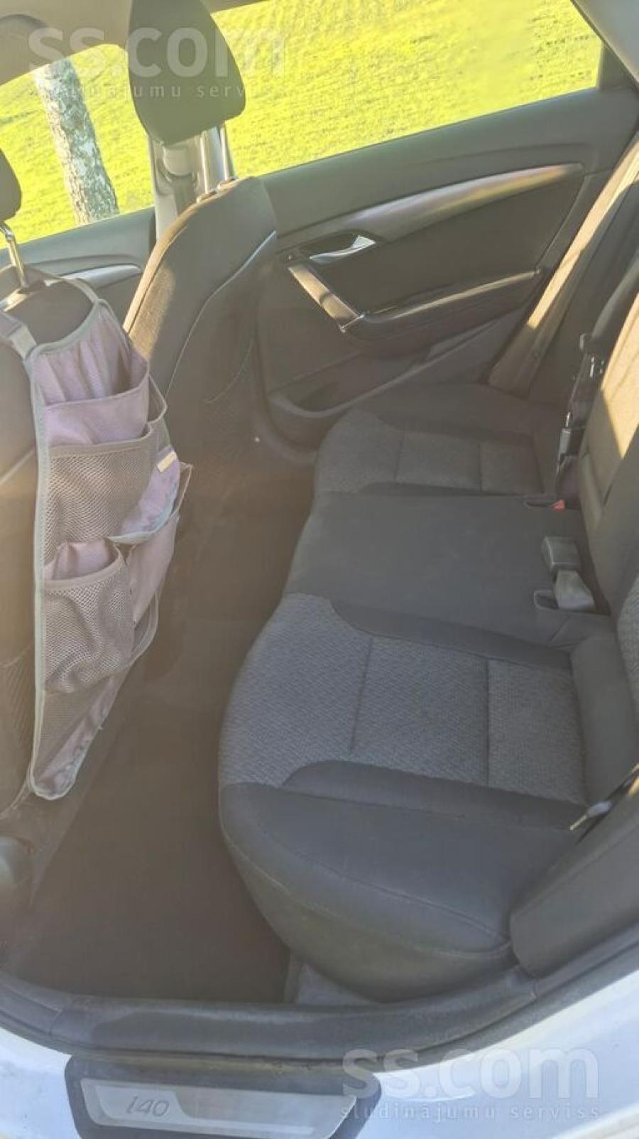 Balts Hyundai i40 2013 Ogre, ar dzinēja tilpumu 1.70 L un nobraukumu 189 tūkst. km par 4200 €, foto 7 vietnē AUTOMOTO.COM.LV