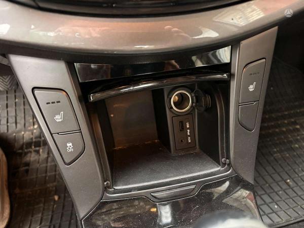 Balts Hyundai i40 2013 Kauņa, ar dzinēja tilpumu 1.59 L un nobraukumu 301 tūkst. km par 2250 €, foto 10 vietnē AUTOMOTO.COM.LV