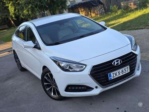 White Hyundai i40 2016 in Radviliskis, with an engine capacity of 1.69 L and mileage of 267 thousand km for 6450 €, photo 4 on AUTOMOTO.COM.LV