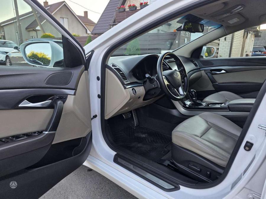White Hyundai i40 2016 in Radviliskis, with an engine capacity of 1.69 L and mileage of 267 thousand km for 6450 €, photo 22 on AUTOMOTO.COM.LV