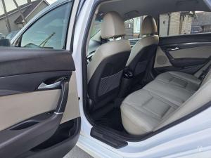 White Hyundai i40 2016 in Radviliskis, with an engine capacity of 1.69 L and mileage of 267 thousand km for 6450 €, photo 24 on AUTOMOTO.COM.LV
