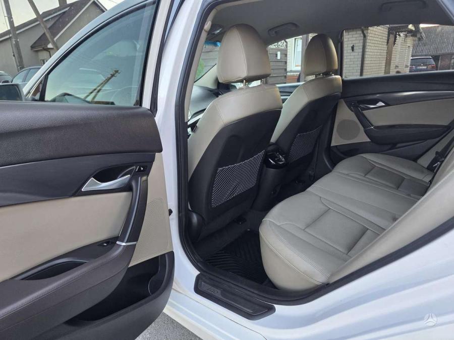 White Hyundai i40 2016 in Radviliskis, with an engine capacity of 1.69 L and mileage of 267 thousand km for 6450 €, photo 24 on AUTOMOTO.COM.LV
