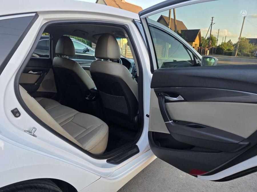 White Hyundai i40 2016 in Radviliskis, with an engine capacity of 1.69 L and mileage of 267 thousand km for 6450 €, photo 27 on AUTOMOTO.COM.LV