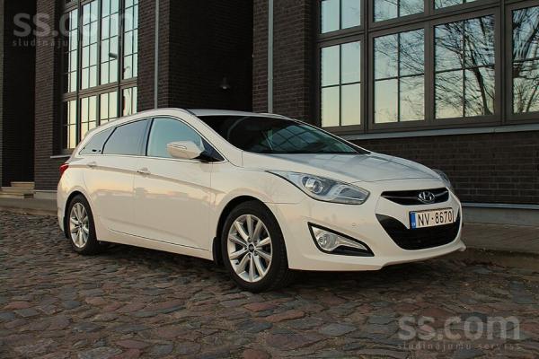 White Hyundai i40 2011 in Riga, with an engine capacity of 1.70 L and mileage of 264 thousand km for 5100 €, photo 1 on AUTOMOTO.COM.LV
