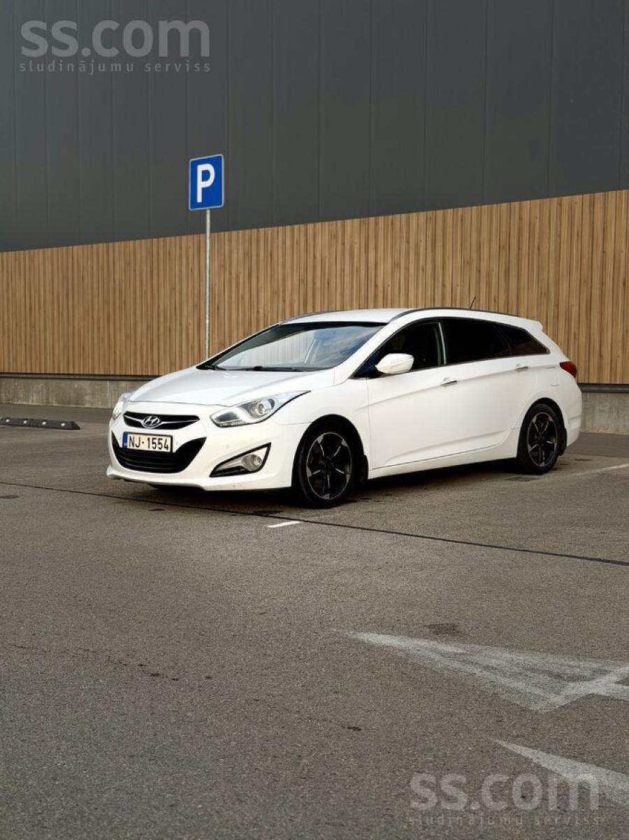 Balts Hyundai i40 2011 Rīga, ar dzinēja tilpumu 1.70 L un nobraukumu 266 tūkst. km par 4790 €, foto 4 vietnē AUTOMOTO.COM.LV