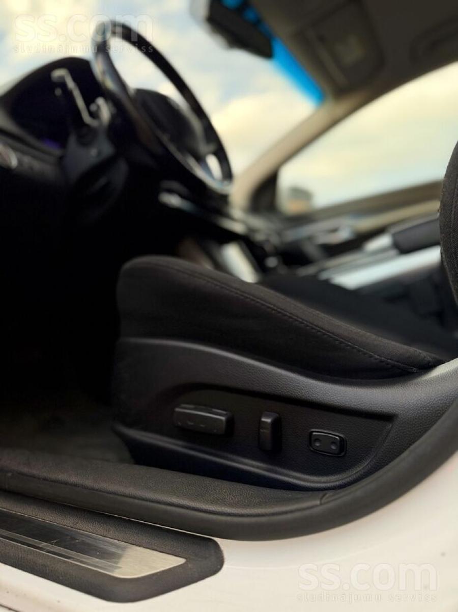Balts Hyundai i40 2011 Rīga, ar dzinēja tilpumu 1.70 L un nobraukumu 266 tūkst. km par 4790 €, foto 9 vietnē AUTOMOTO.COM.LV