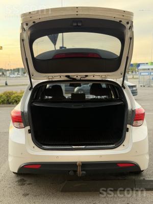 Balts Hyundai i40 2011 Rīga, ar dzinēja tilpumu 1.70 L un nobraukumu 266 tūkst. km par 4790 €, foto 16 vietnē AUTOMOTO.COM.LV