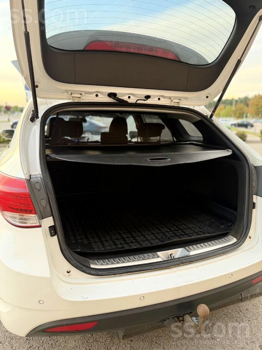 Balts Hyundai i40 2011 Rīga, ar dzinēja tilpumu 1.70 L un nobraukumu 266 tūkst. km par 4790 €, foto 17 vietnē AUTOMOTO.COM.LV