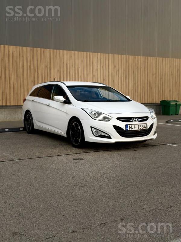 Balts Hyundai i40 2011 Rīga, ar dzinēja tilpumu 1.70 L un nobraukumu 266 tūkst. km par 4250 €, foto 4 vietnē AUTOMOTO.COM.LV