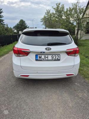 Balts Hyundai i40 2011 Kauņa, ar dzinēja tilpumu 1.69 L un nobraukumu 267 tūkst. km par 3200 €, foto 4 vietnē AUTOMOTO.COM.LV