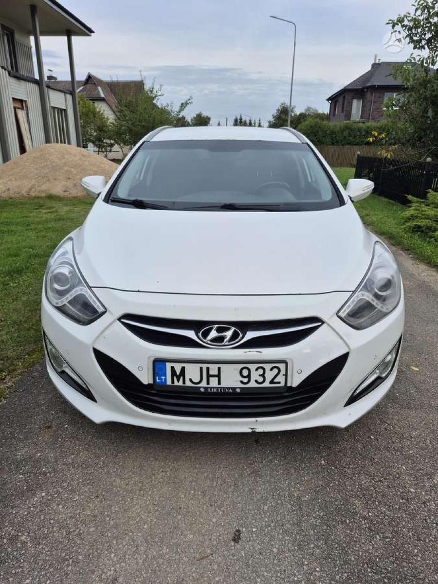 Balts Hyundai i40 2011 Kauņa, ar dzinēja tilpumu 1.69 L un nobraukumu 267 tūkst. km par 3200 €, foto 5 vietnē AUTOMOTO.COM.LV