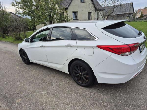 Balts Hyundai i40 2011 Kauņa, ar dzinēja tilpumu 1.69 L un nobraukumu 267 tūkst. km par 3200 €, foto 7 vietnē AUTOMOTO.COM.LV