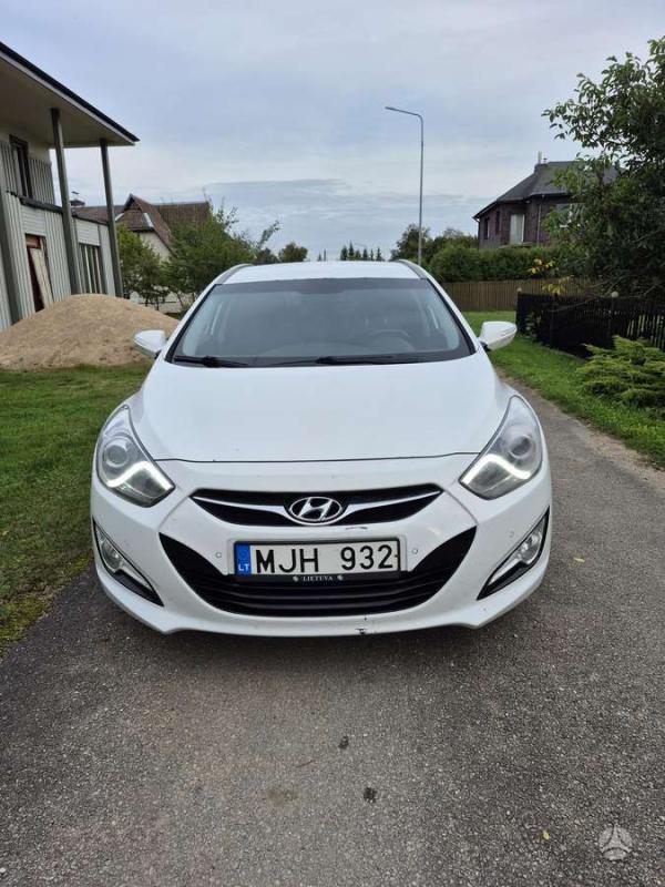 Balts Hyundai i40 2011 Kauņa, ar dzinēja tilpumu 1.69 L un nobraukumu 267 tūkst. km par 3200 €, foto 10 vietnē AUTOMOTO.COM.LV