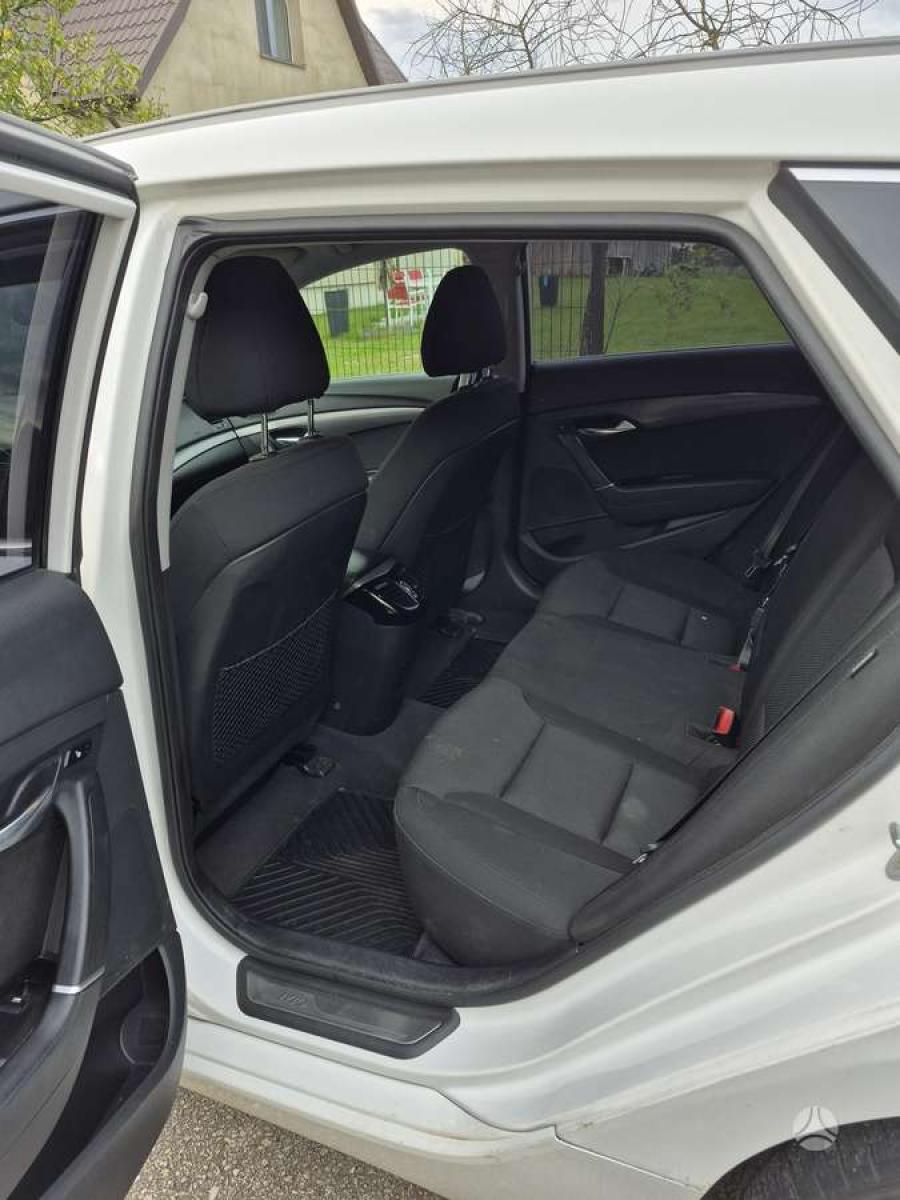 Balts Hyundai i40 2011 Kauņa, ar dzinēja tilpumu 1.69 L un nobraukumu 267 tūkst. km par 3200 €, foto 11 vietnē AUTOMOTO.COM.LV