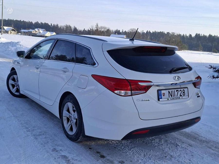Balts Hyundai i40 2012 Šilutė, ar dzinēja tilpumu 1.70 L un nobraukumu 259 tūkst. km par 3450 €, foto 6 vietnē AUTOMOTO.COM.LV
