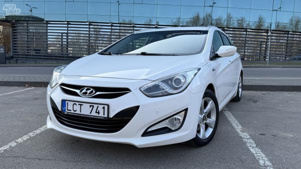 White Hyundai i40 2012 in Vilnius, with an engine capacity of 1.60 L and mileage of 188 thousand km for 3480 €, photo 1 on AUTOMOTO.COM.LV