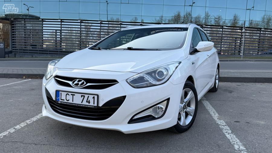 White Hyundai i40 2012 in Vilnius, with an engine capacity of 1.60 L and mileage of 188 thousand km for 3480 €, photo 1 on AUTOMOTO.COM.LV