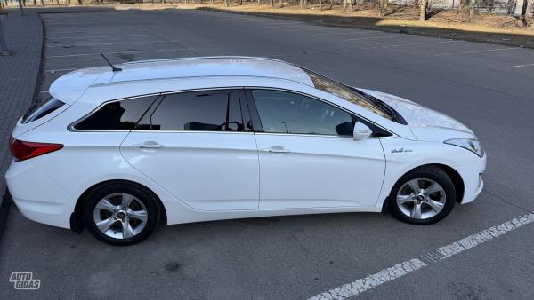 White Hyundai i40 2012 in Vilnius, with an engine capacity of 1.60 L and mileage of 188 thousand km for 3480 €, photo 3 on AUTOMOTO.COM.LV