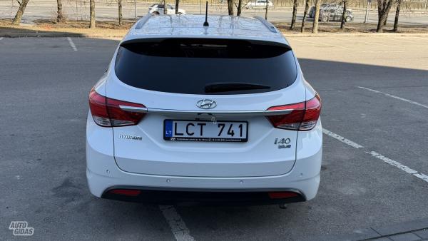 White Hyundai i40 2012 in Vilnius, with an engine capacity of 1.60 L and mileage of 188 thousand km for 3480 €, photo 4 on AUTOMOTO.COM.LV