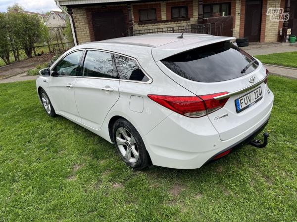 Balts Hyundai i40 2012 Šauļi, ar dzinēja tilpumu 1.70 L un nobraukumu 356 tūkst. km par 3800 €, foto 1 vietnē AUTOMOTO.COM.LV