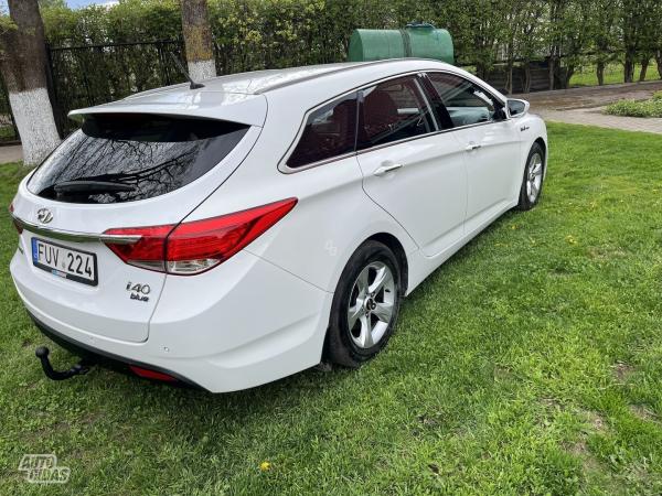 Balts Hyundai i40 2012 Šauļi, ar dzinēja tilpumu 1.70 L un nobraukumu 356 tūkst. km par 3800 €, foto 3 vietnē AUTOMOTO.COM.LV