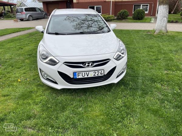 Balts Hyundai i40 2012 Šauļi, ar dzinēja tilpumu 1.70 L un nobraukumu 356 tūkst. km par 3800 €, foto 5 vietnē AUTOMOTO.COM.LV