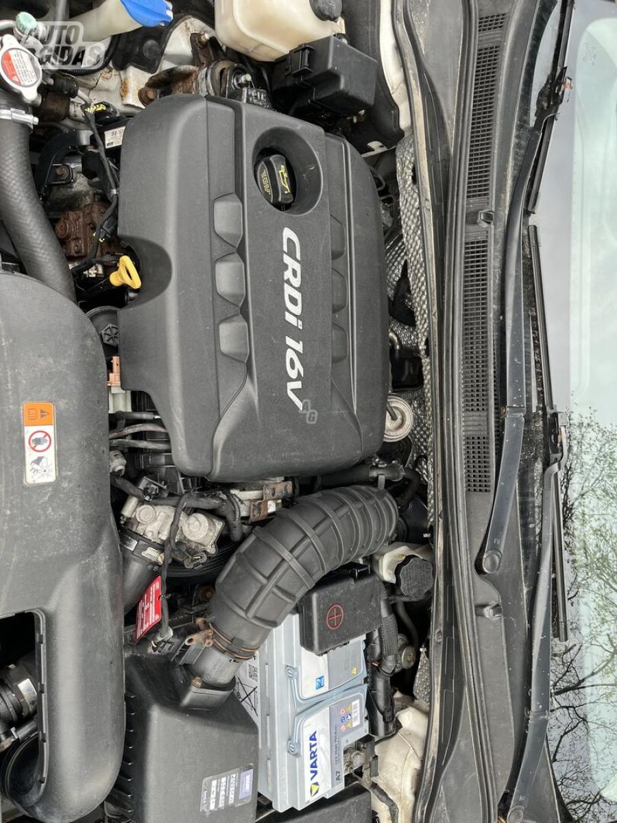 Balts Hyundai i40 2012 Šauļi, ar dzinēja tilpumu 1.70 L un nobraukumu 356 tūkst. km par 3800 €, foto 21 vietnē AUTOMOTO.COM.LV