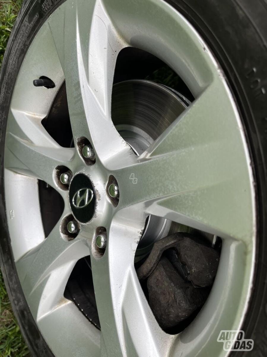 Balts Hyundai i40 2012 Šauļi, ar dzinēja tilpumu 1.70 L un nobraukumu 356 tūkst. km par 3800 €, foto 22 vietnē AUTOMOTO.COM.LV