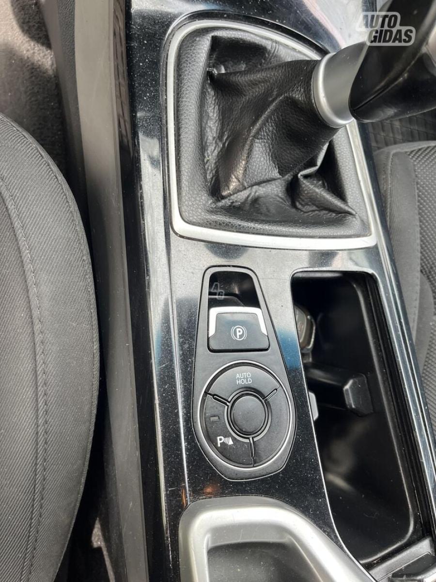 Balts Hyundai i40 2012 Šauļi, ar dzinēja tilpumu 1.70 L un nobraukumu 356 tūkst. km par 3800 €, foto 23 vietnē AUTOMOTO.COM.LV