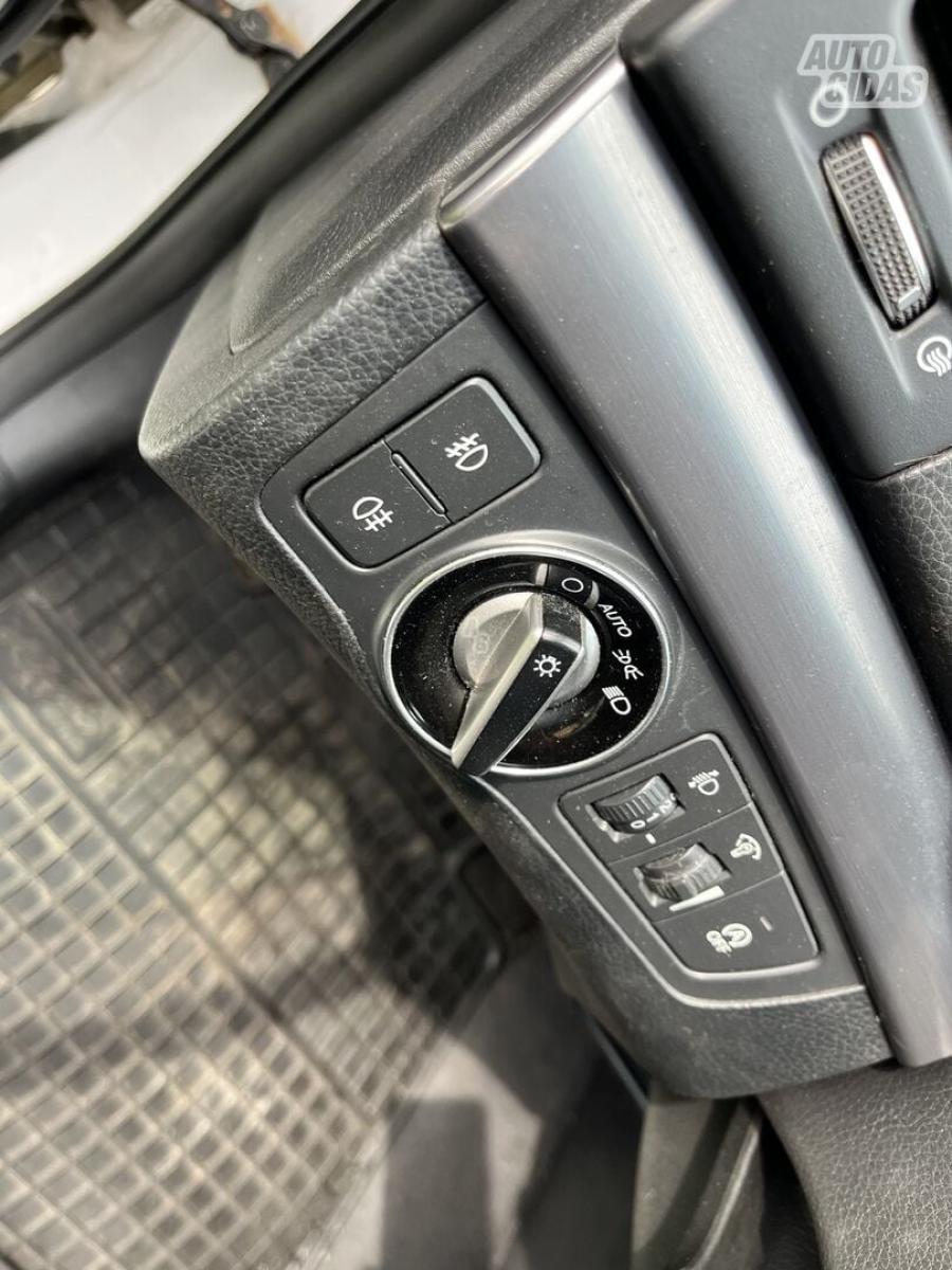 Balts Hyundai i40 2012 Šauļi, ar dzinēja tilpumu 1.70 L un nobraukumu 356 tūkst. km par 3800 €, foto 24 vietnē AUTOMOTO.COM.LV